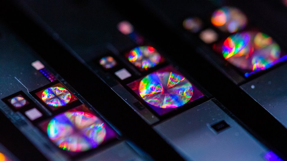 Camere foto pentru telefon, mai mici și mai eficiente