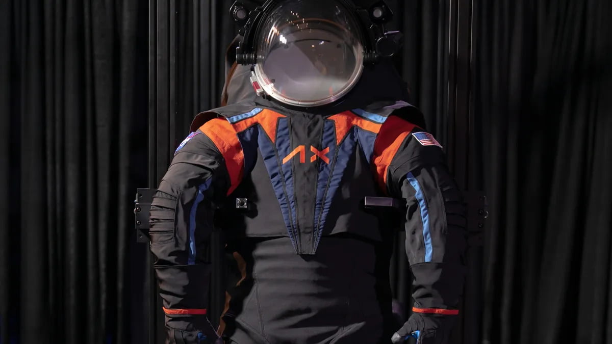 NASA prezintă noile costume spațiale Moonwalker de la Axiom
